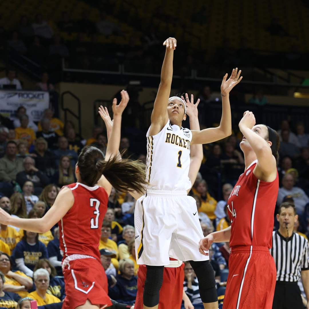 IN PICTURES: UT women fall at home - The Blade