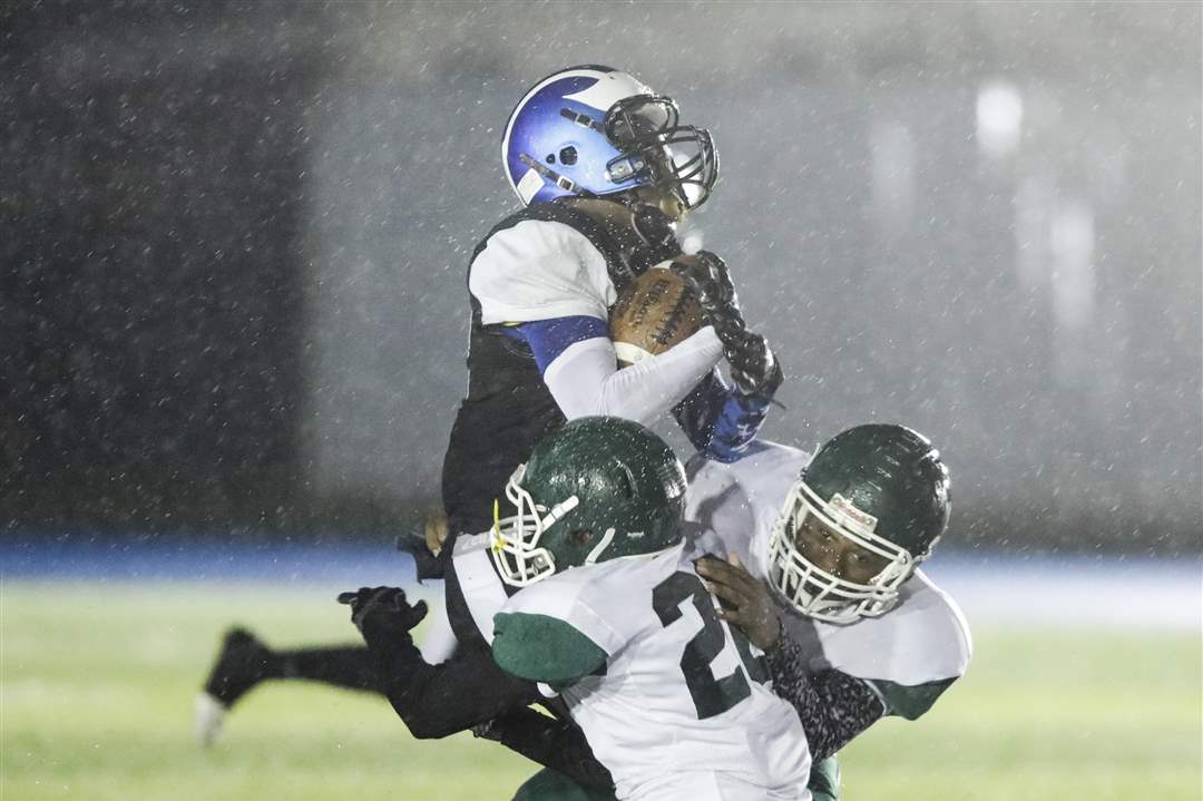 IN PICTURES: Start 23, Woodward 22 - The Blade